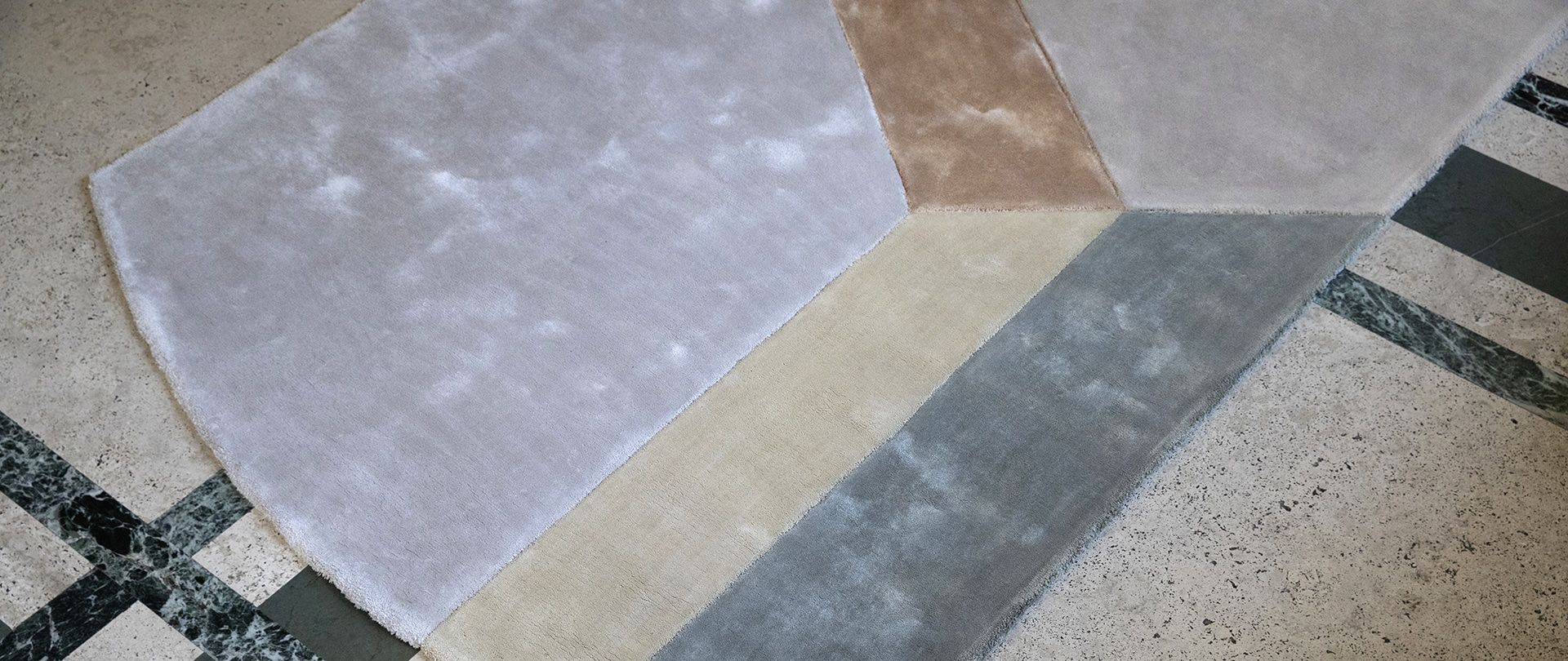 Cobblestone, contemporary and sustainable rugs | G.T.DESIGN.